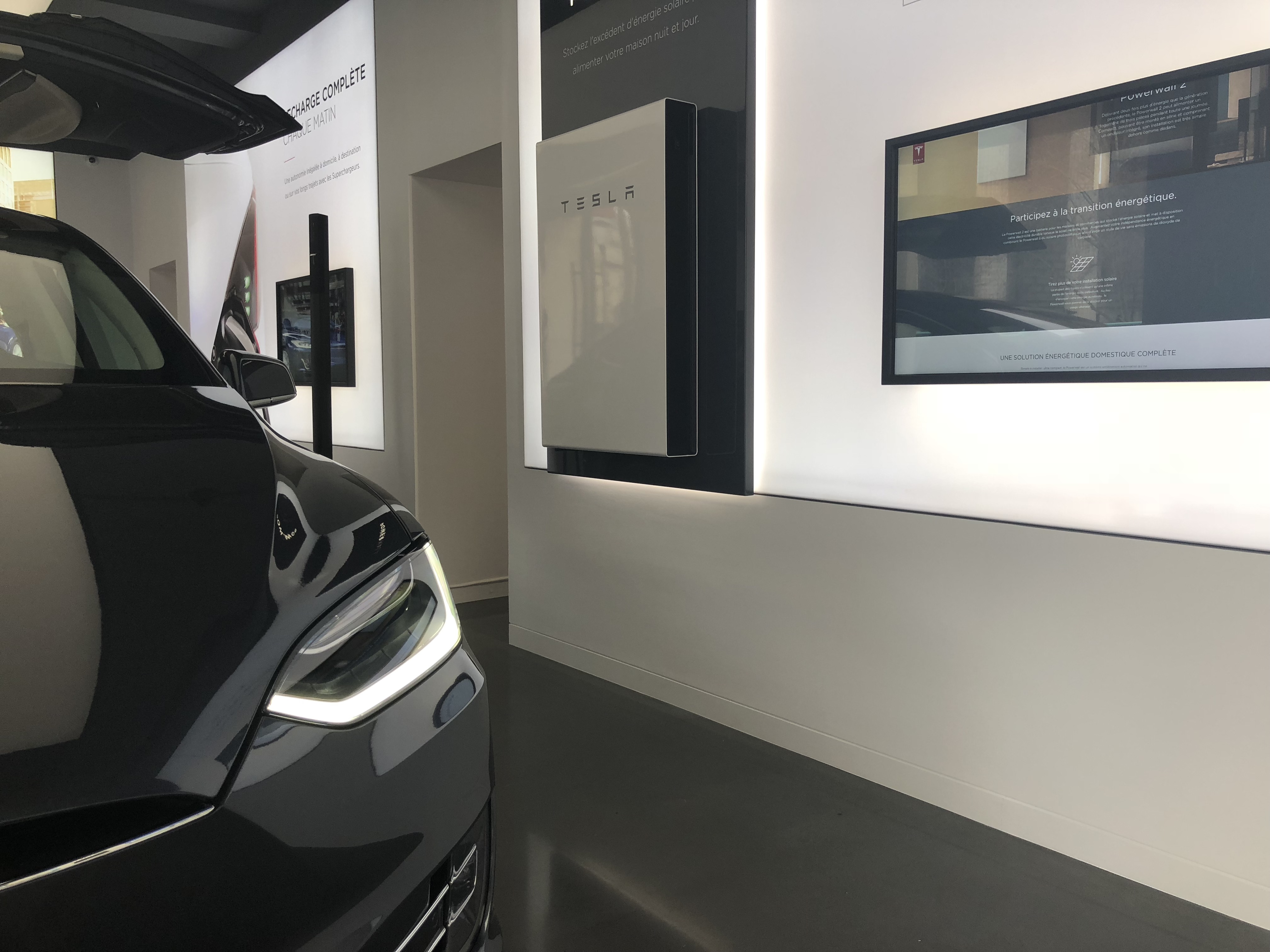 Avec sa boutique en plein cœur de Paris, Tesla se rêve en champion de l ...