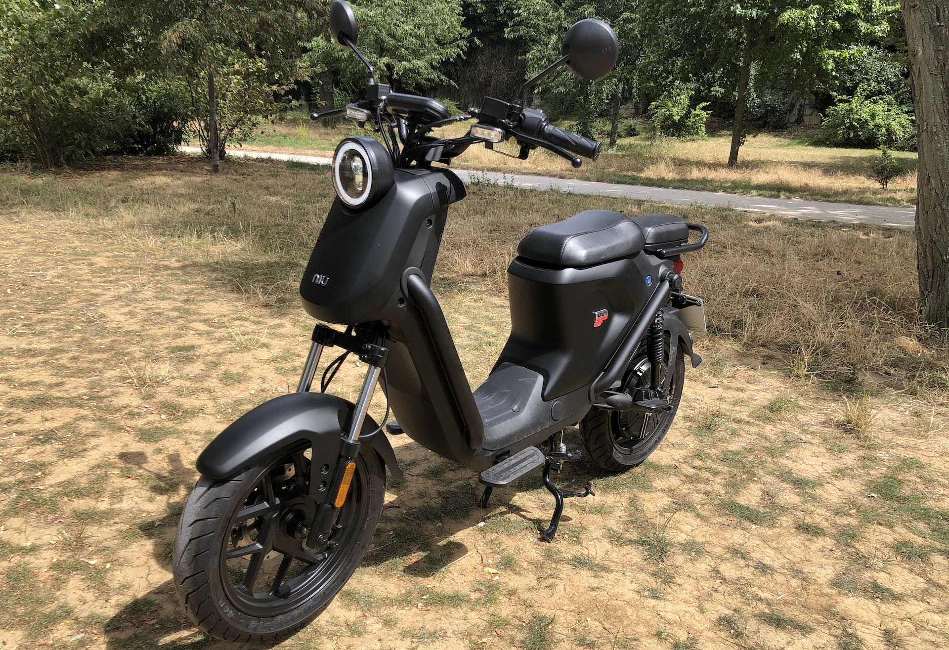Test du Niu UQI GT Pro : le scooter électrique petit mais pas très costaud