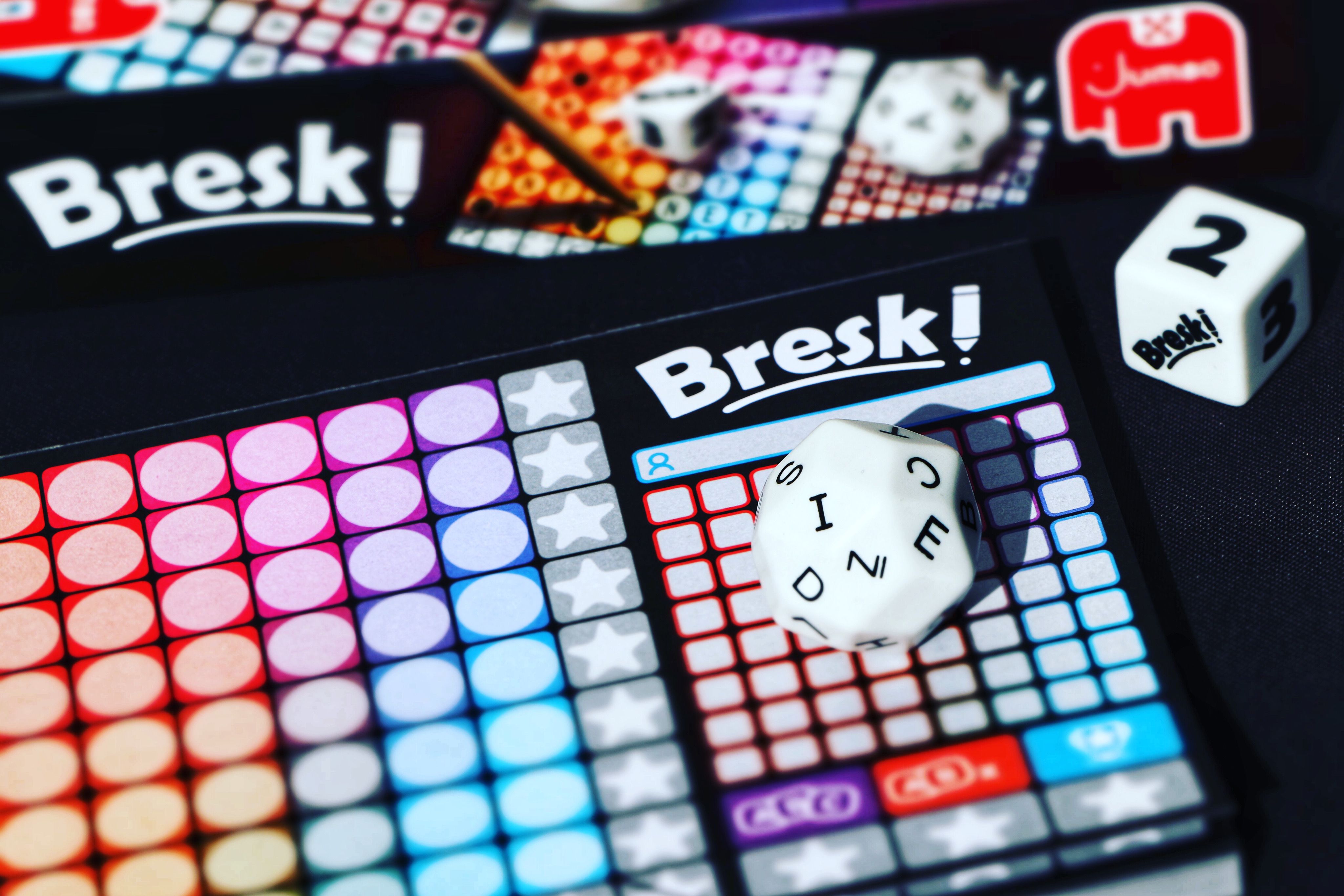 Finies, les interminables parties de Scrabble : jouez plutôt à Bresk