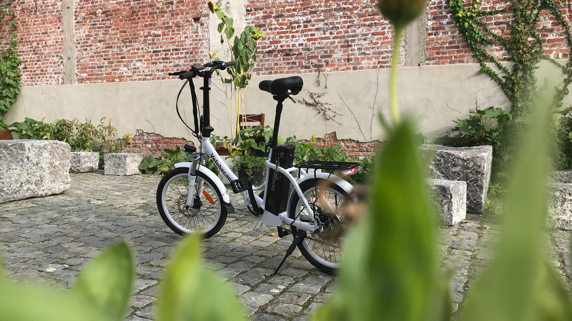 Test du Velobecane Compact : un vélo électrique pliant économique et ...