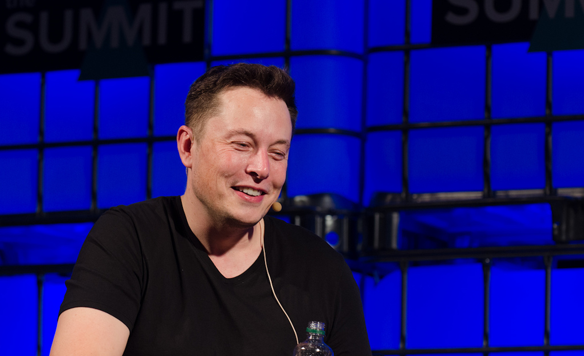Tout juste licenciés, des employés de Tesla chantent les louanges d ... Tout juste licenciés, des employés de Tesla chantent les louanges d ...