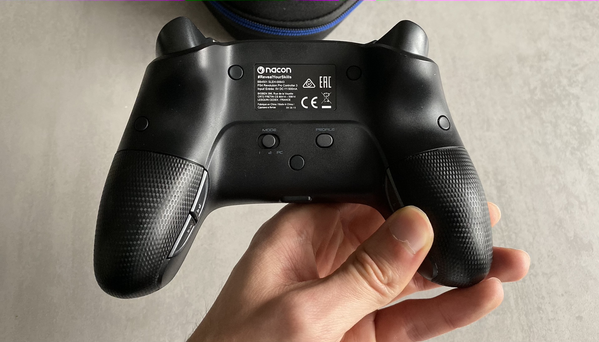 Test de la manette Nacon Revolution Pro Controller 3 : la PS4 tient son ...