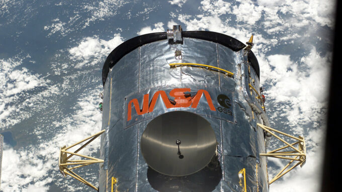 NASA successfully switches to Hubble Telescope's backup computer ...