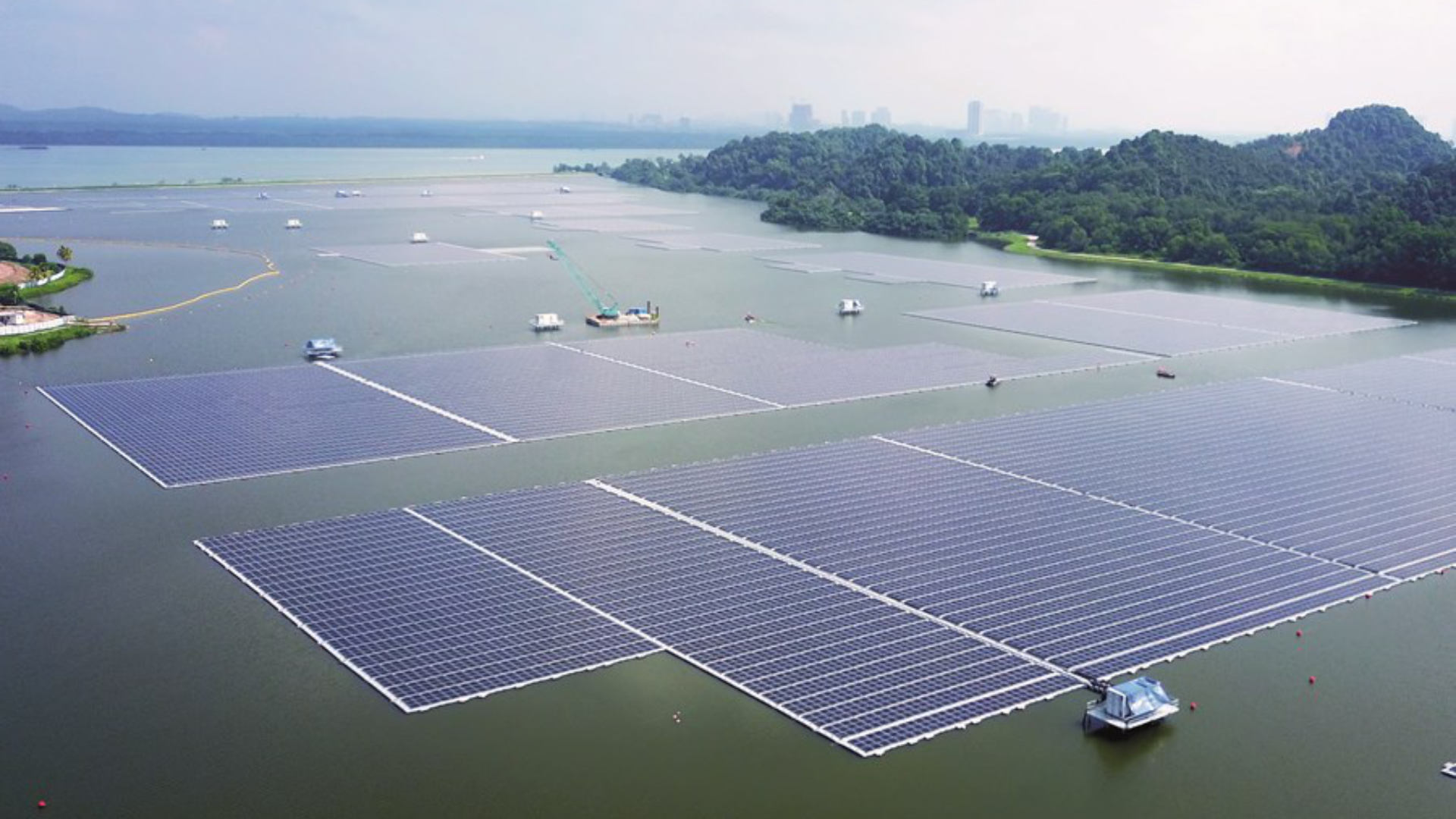 Fermes solaires flottantes : pourquoi poser des panneaux ... Fermes solaires flottantes : pourquoi poser des panneaux ...