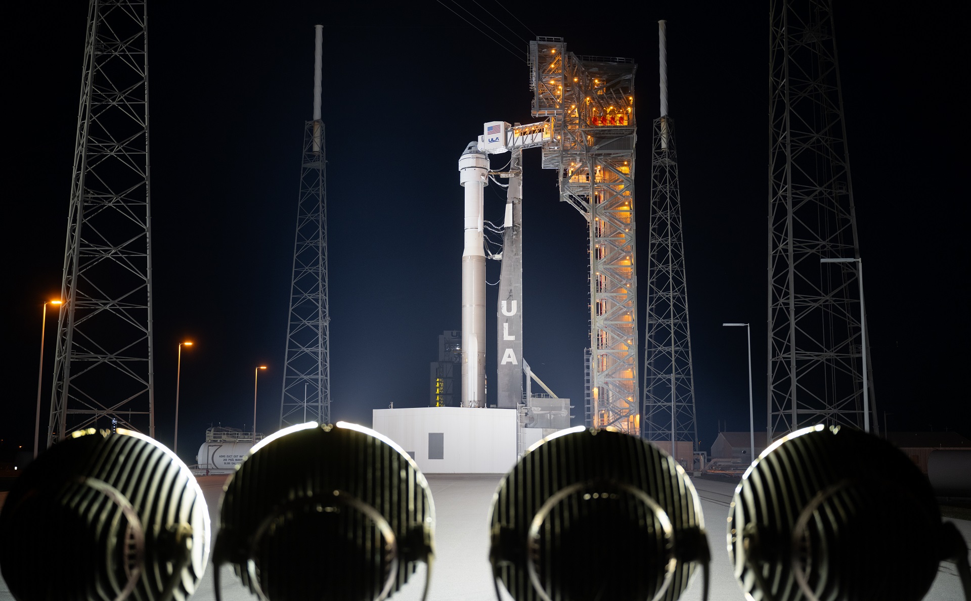 Live Updates: Two Astronauts Embark on Key Flight of Starliner Capsule ...